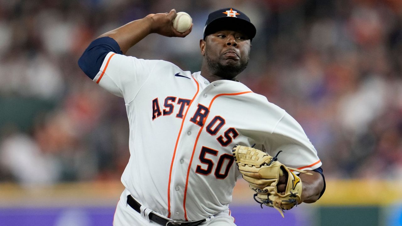 Reliever Hector Neris declines $8.5 million with Astros